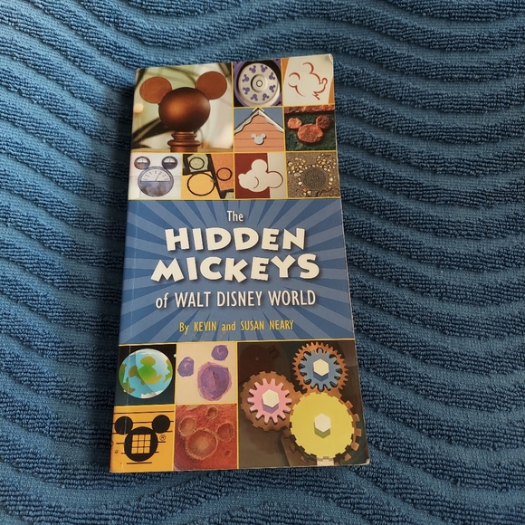 Disney | Accents | Disney Hidden Mickeys Of Walt Disney World Book ...